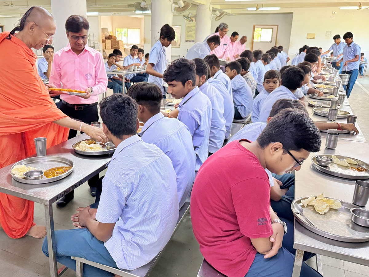 Seva Satkaryo – Divyang Kendra & Vrudhashram - HKShastri